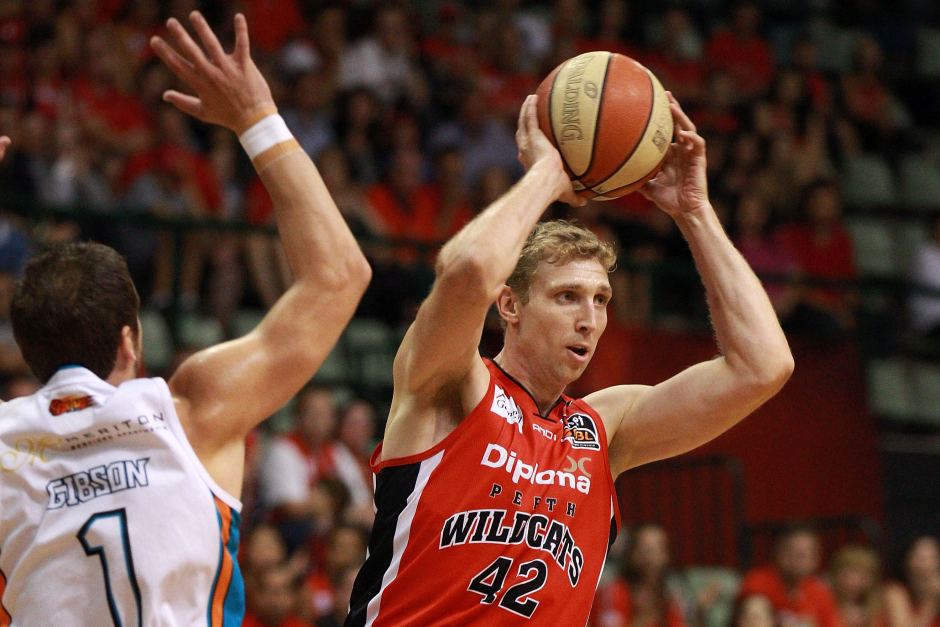 Shawn Redhage heads to Arecibo - Latest Basketball News
