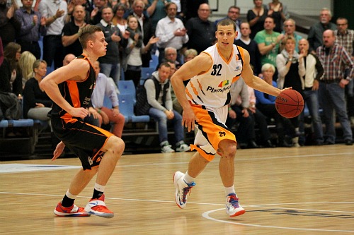 Augie Johnston moves to Sparta - Latest Basketball News