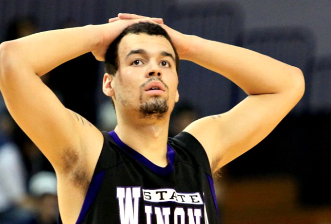 Anthony Tucker switches to Szedeak - Latest Basketball News