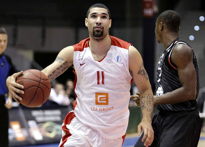 Chester Simmons inks with Sharks Antibes - Latest Basketball News