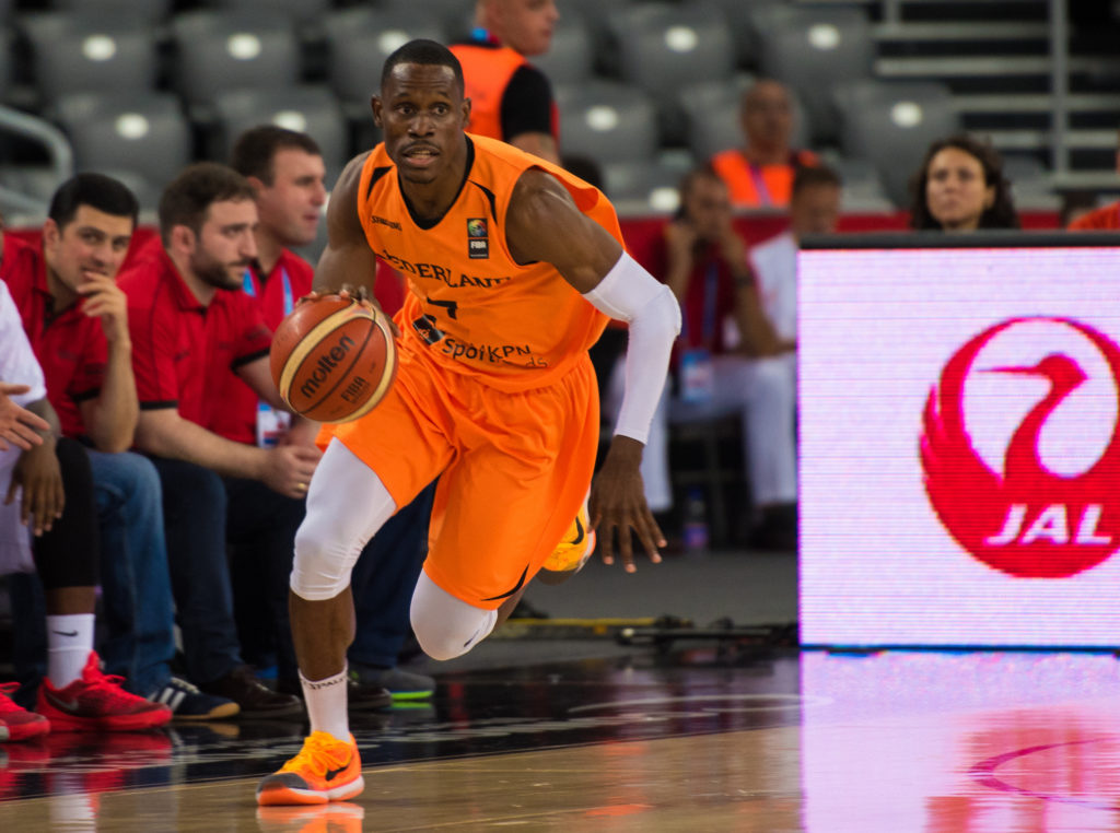 Charlon Kloof lands with UCAM Murcia - Court Side Newspaper