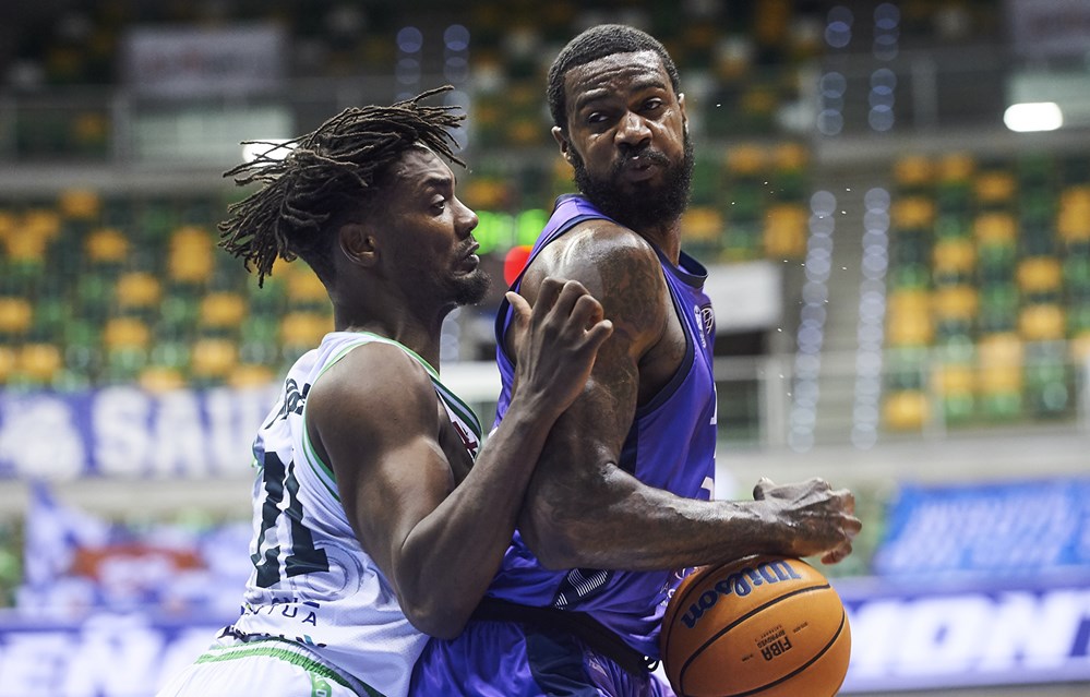 Earl Clark signs with Al-Manama - Latest Basketball News
