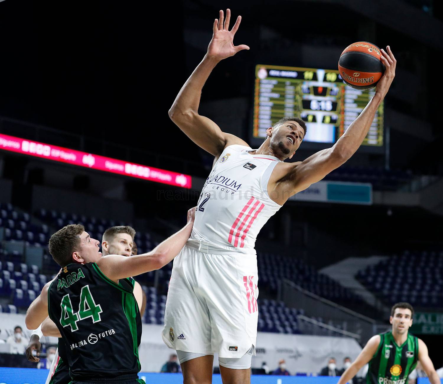 Real Madrid rolls to 30th win in 31 league games - Latest Basketball News