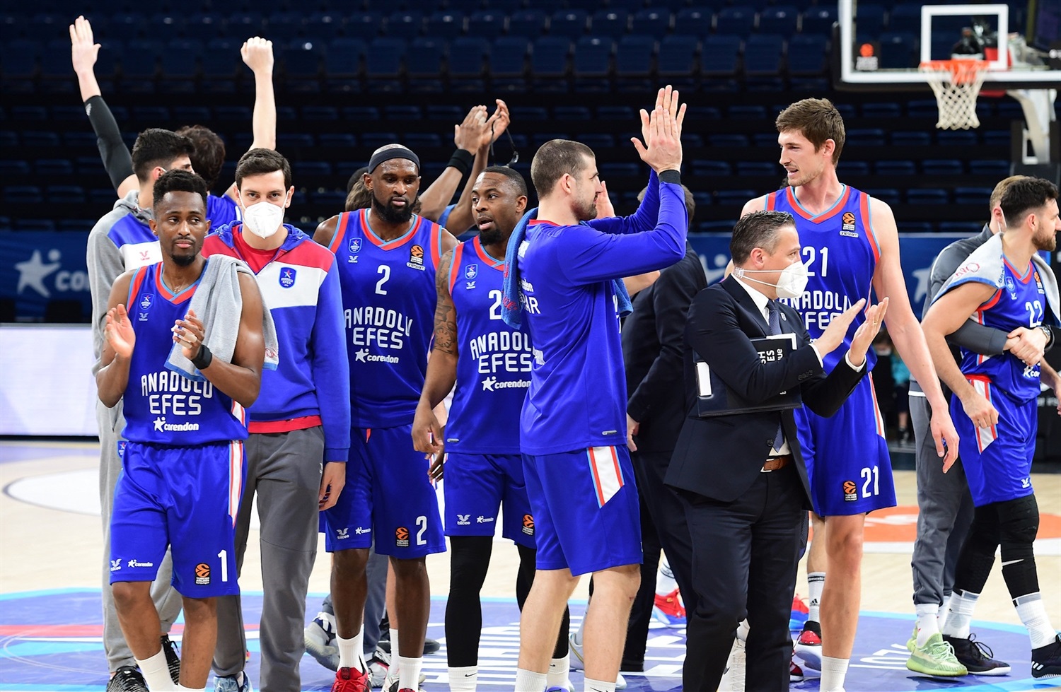 Anadolu Efes, Armani Milano take emphatic 2-0 lead in EuroLeague ...