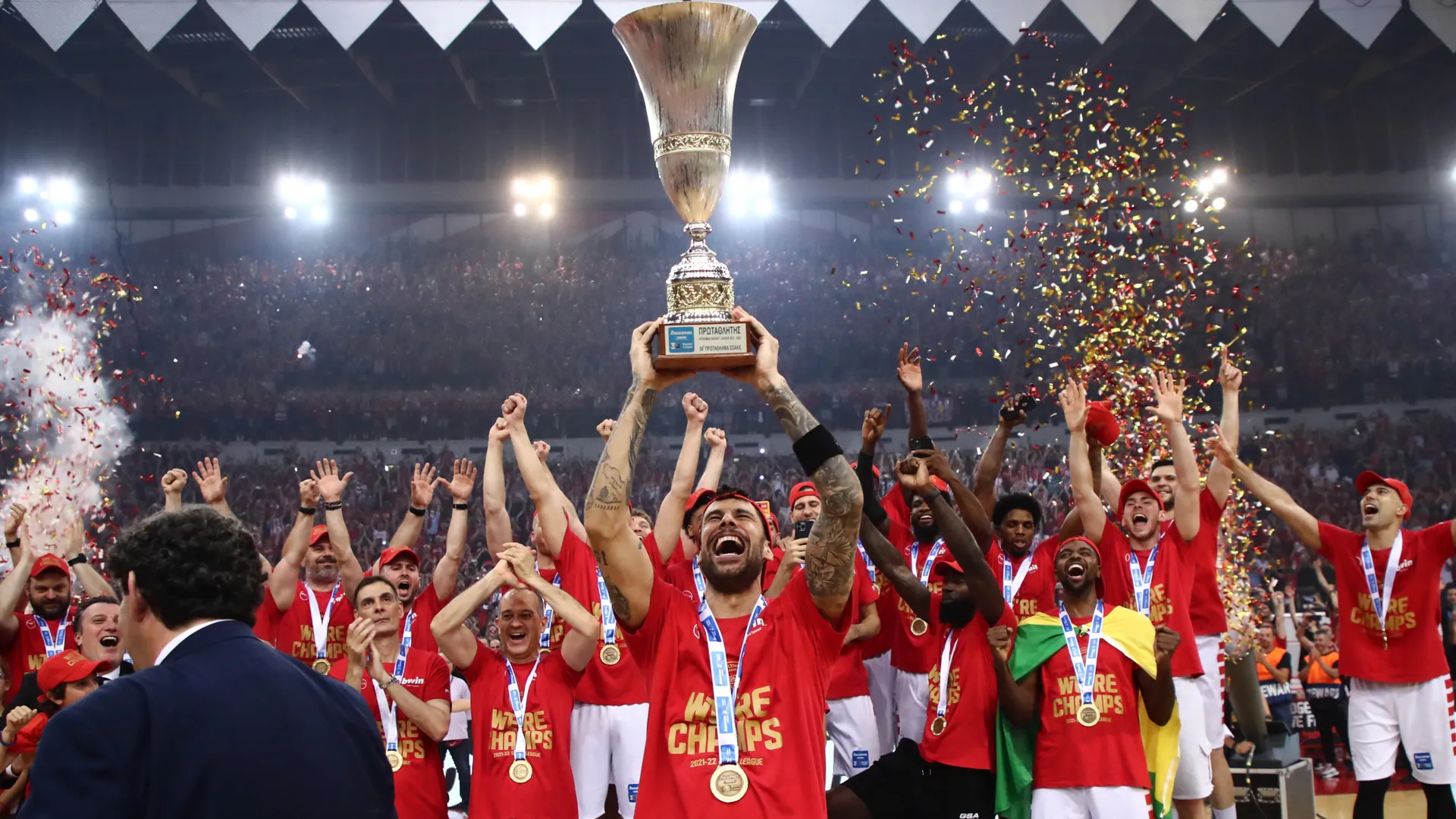 Olympiakos takes the Greek crown for the first time in six years ...